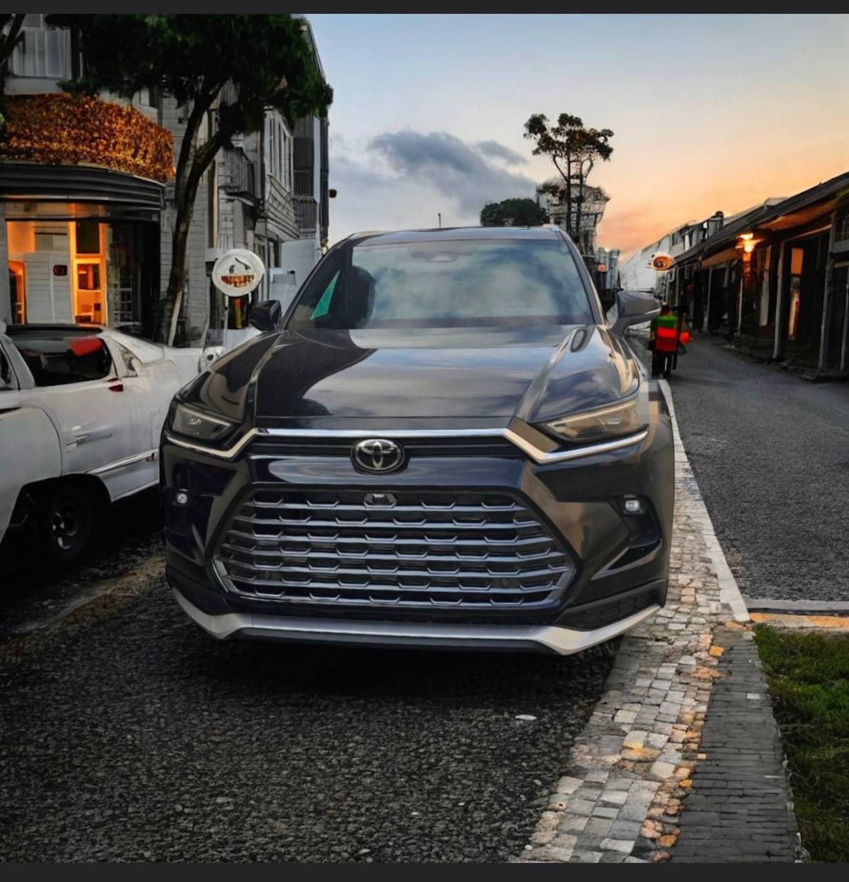 2025 Toyota Grand Highlander Hybrid - Comfortable & Efficient SUV